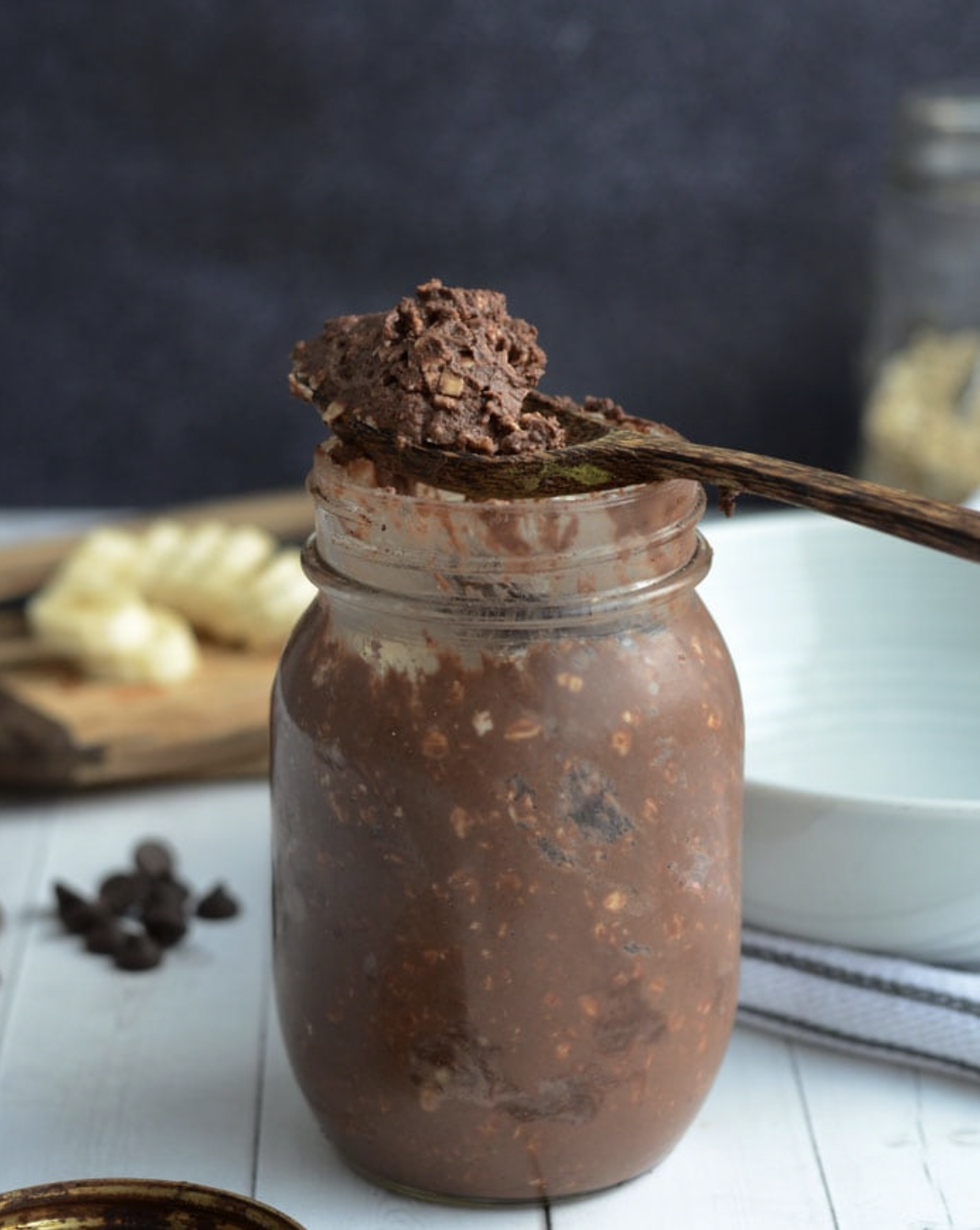 Keto chocolate brownie overnight oats